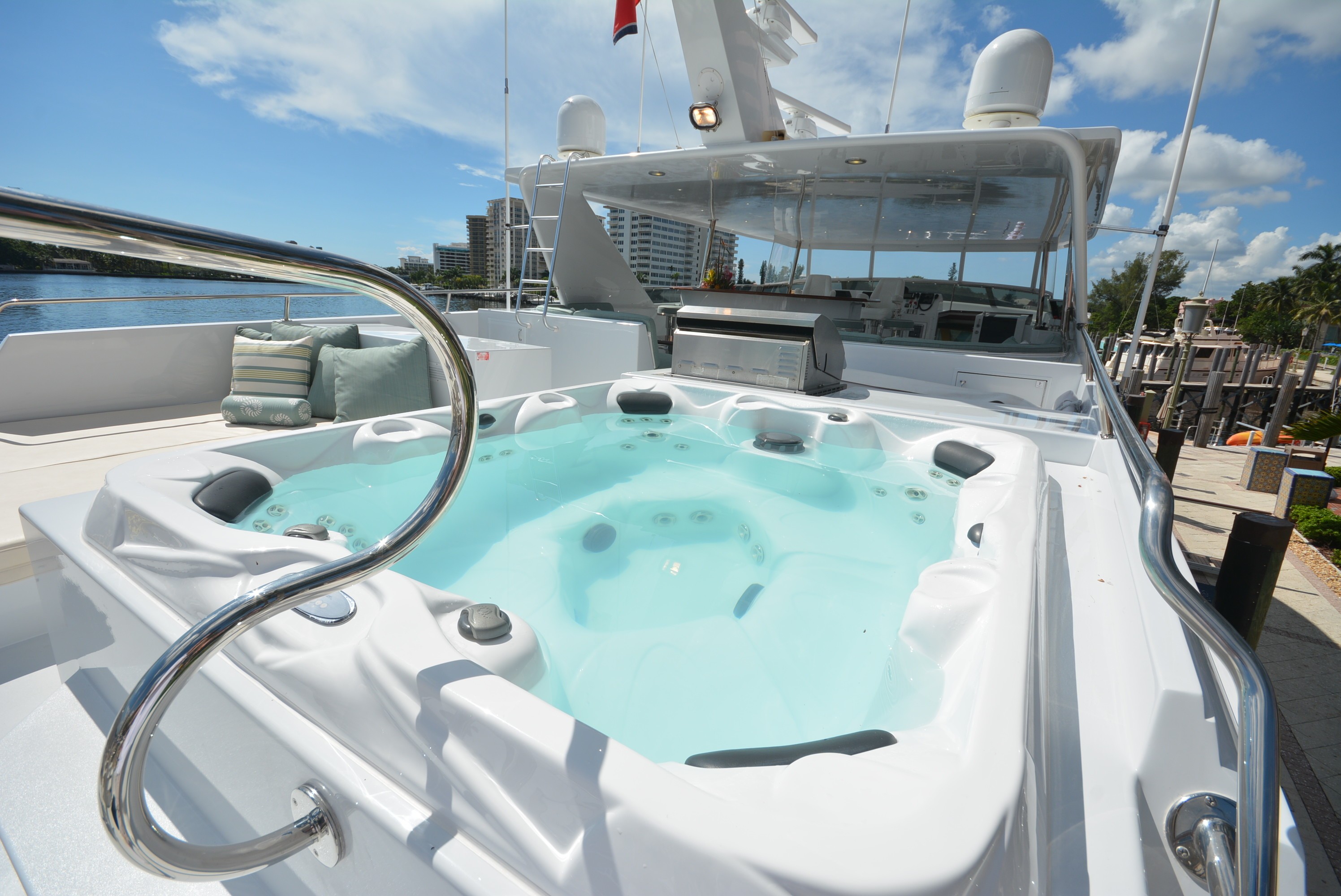 GOOD TIMES Yacht Charter Details, Hatteras | CHARTERWORLD Luxury ...